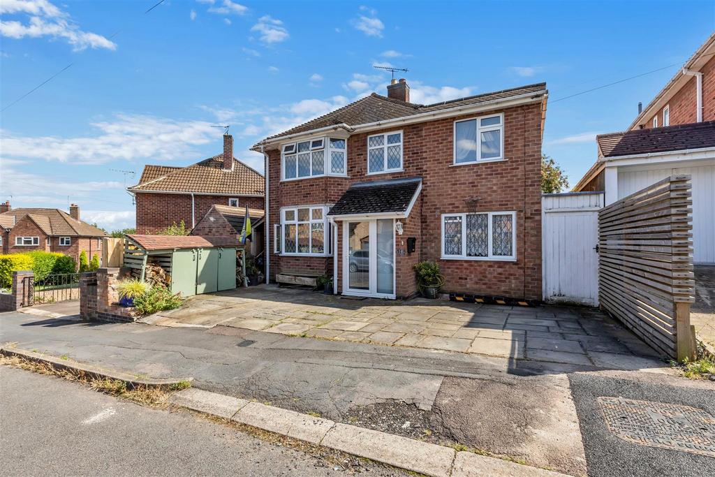 Kingsgate Avenue, Birstall, Leicester 4 bed detached house - £375,000