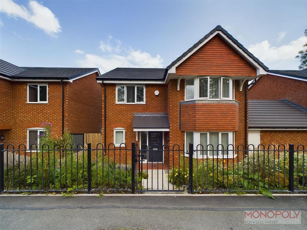 Llys Belgrave, Johnstown, Wrexham 4 bed link detached house - £310,000