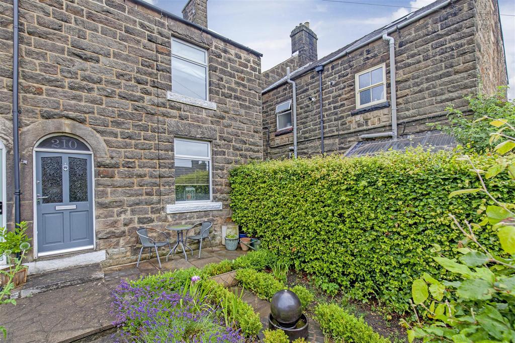 Smedley Street, Matlock 2 bed semi-detached house - £175,000