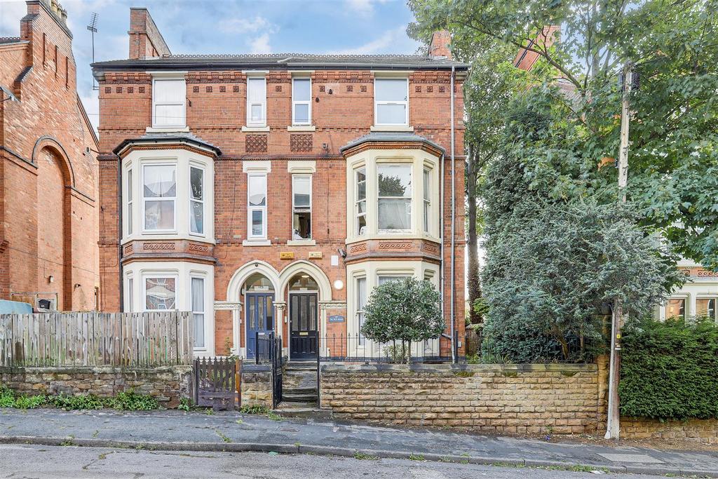 Foxhall Road, Forest Fields NG7 4 bed semi-detached house - £300,000