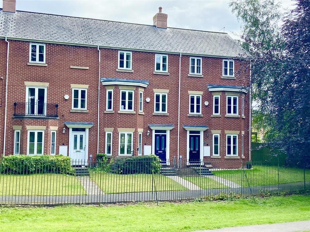 Darwin Court, Whitchurch 5 bed townhouse for sale - £320,000