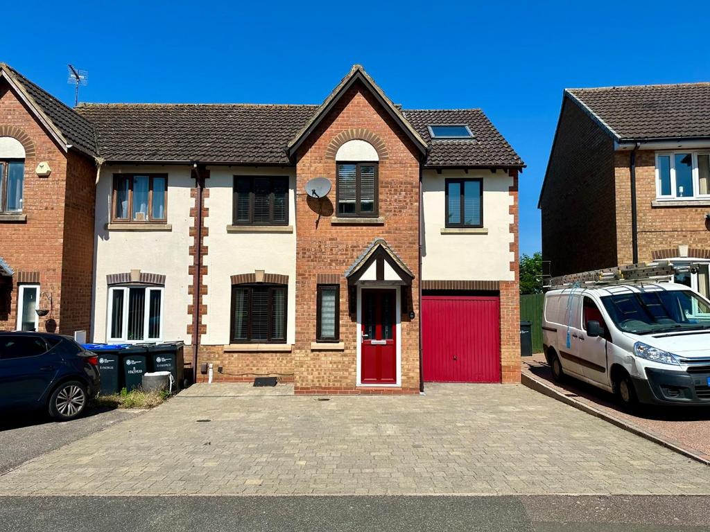 Kingsmead, Kingsthorpe, Northampton NN2 4 bed semi-detached house - £ ...