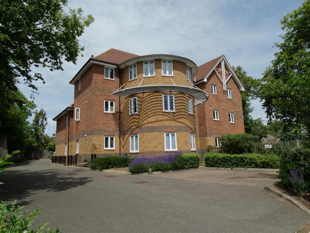 Millhaven Court, Mill Road, Burgess Hill 1 bed penthouse - £220,000
