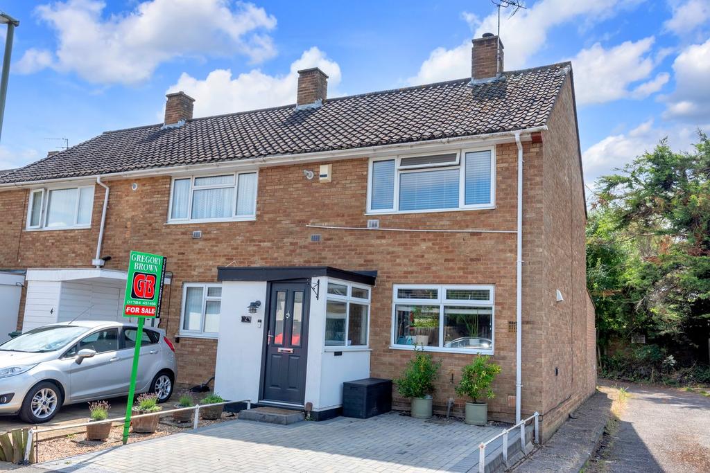 Wyatt Road, Staines-upon-Thames, TW18 2 bed end of terrace house - £450,000