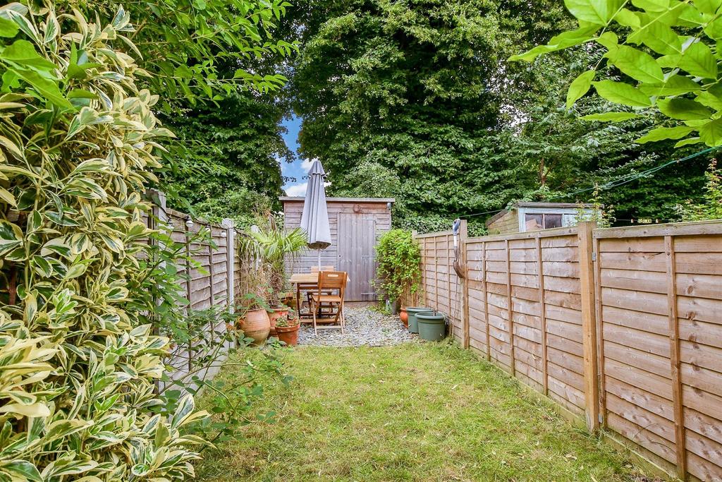 Brettenham Road, Walthamstow 3 bed maisonette - £590,000