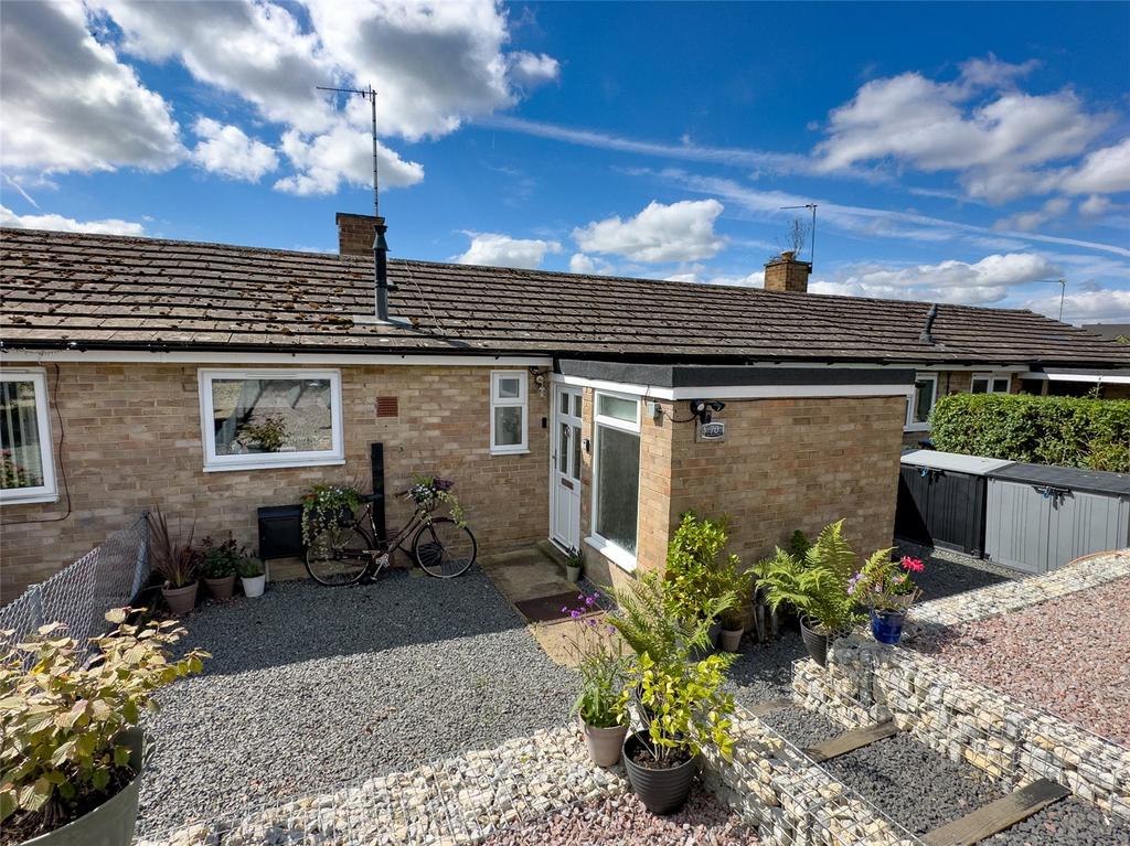 Windmill Road, North Leigh, Nr.... 3 bed bungalow for sale - £340,000