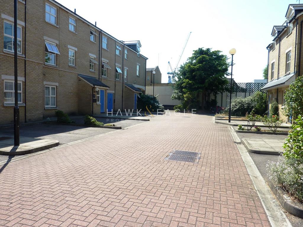 Cleveland Grove, London, Greater... Parking - £100 pcm (£23 pw)
