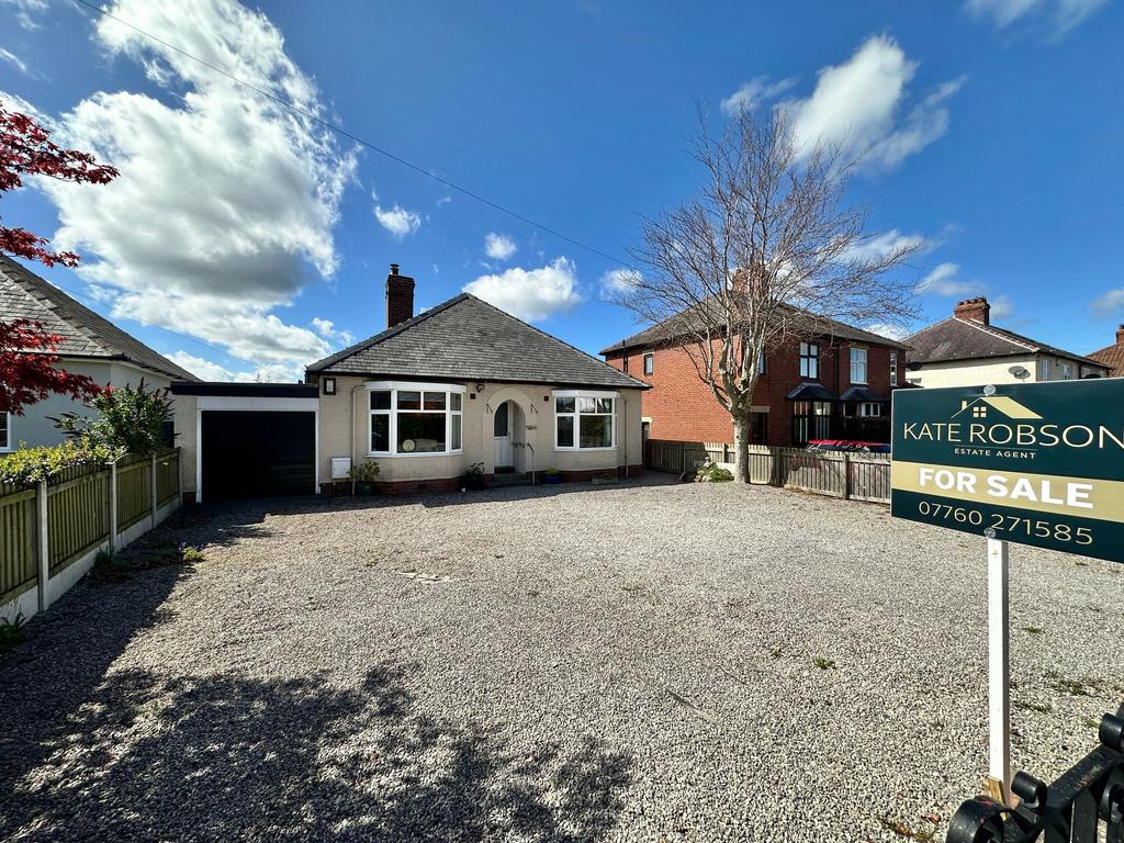 Scotby Road, Carlisle CA4 2 bed detached bungalow - £300,000
