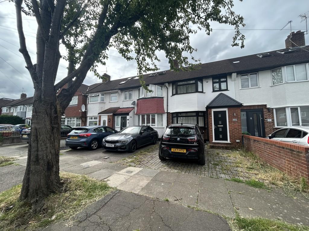 Kenilworth Crescent, Enfield EN1 3 bed terraced house - £550,000
