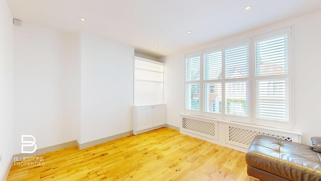 Kettering Street, Streatham 3 bed flat - £2,200 pcm (£508 pw)
