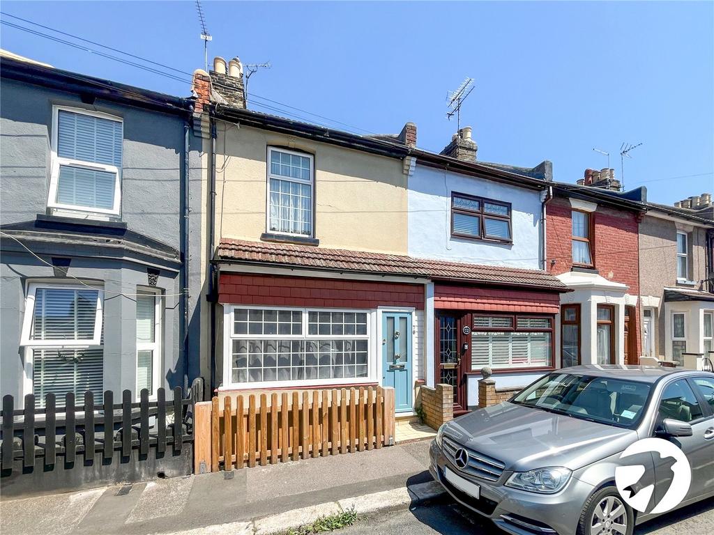 Gordon Road, Gillingham, Kent, ME7 3 bed terraced house - £1,250 pcm (£ ...