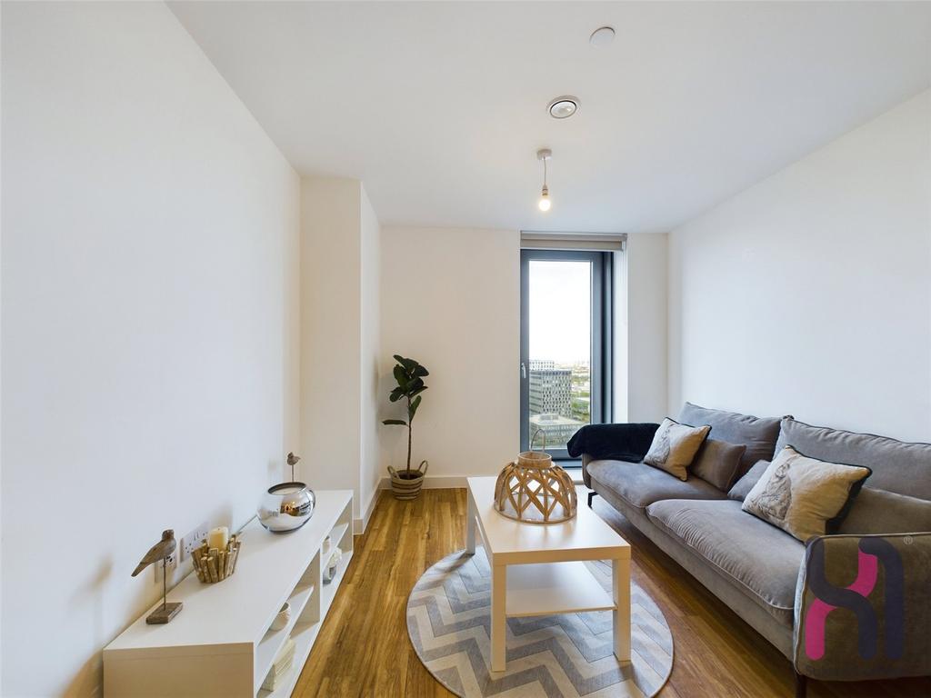Media City, Michigan Point Tower D... 2 bed flat - £1,375 pcm (£317 pw)