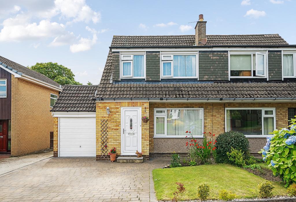 Hall Park Avenue, Horsforth 3 bed semi-detached house - £395,000