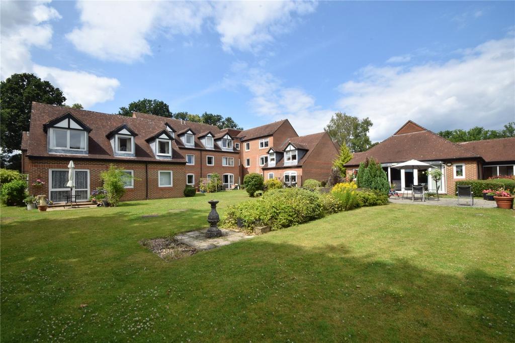 High Street, Berkshire GU47 1 bed apartment - £85,000