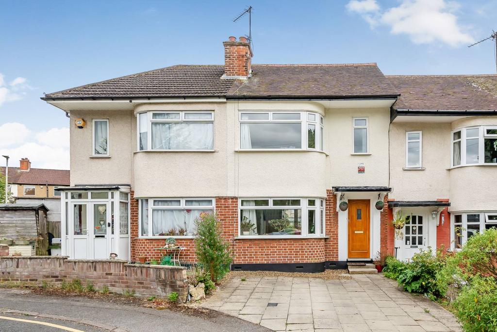 Linden Close, Ruislip Manor, Ruislip... 2 bed terraced house - £4,000 ...