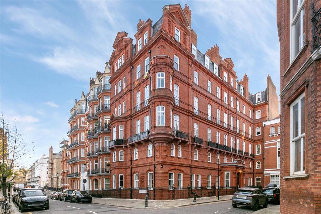 Cadogan Square, London SW1X 3 bed apartment - £2,400,000