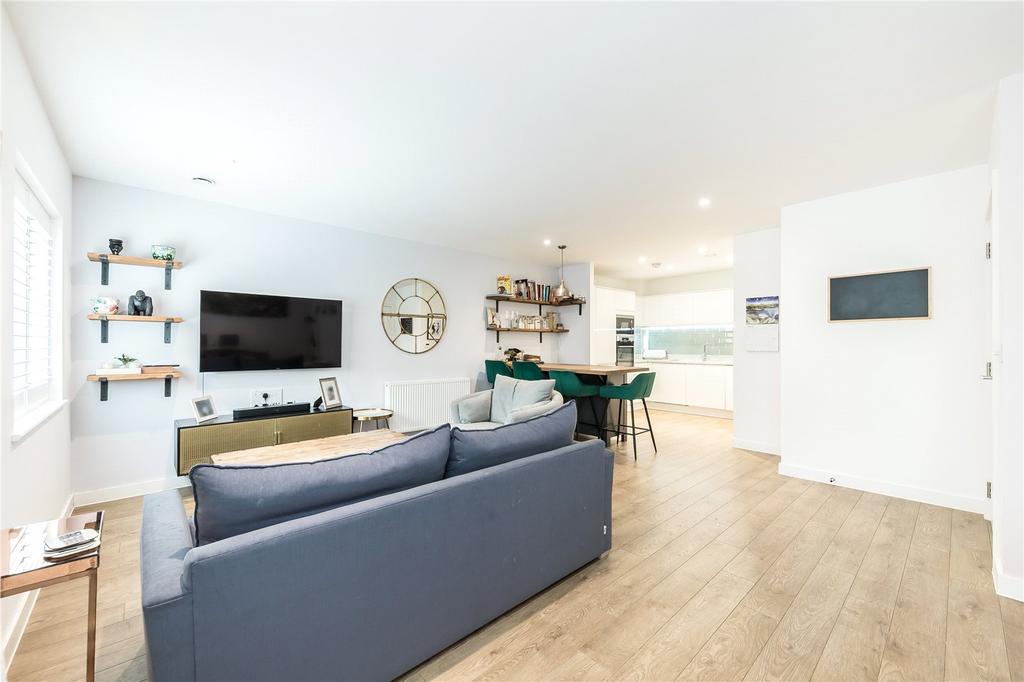 Elmington Road, London SE5 2 bed apartment - £625,000
