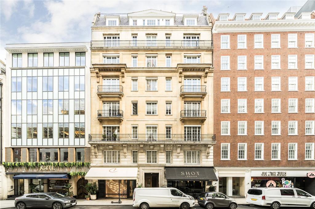 Berkeley Street, London W1J Studio - £475,000