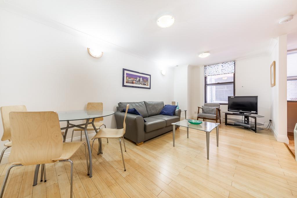 Botolph Alley, London EC3R 1 bed apartment - £2,150 pcm (£496 pw)