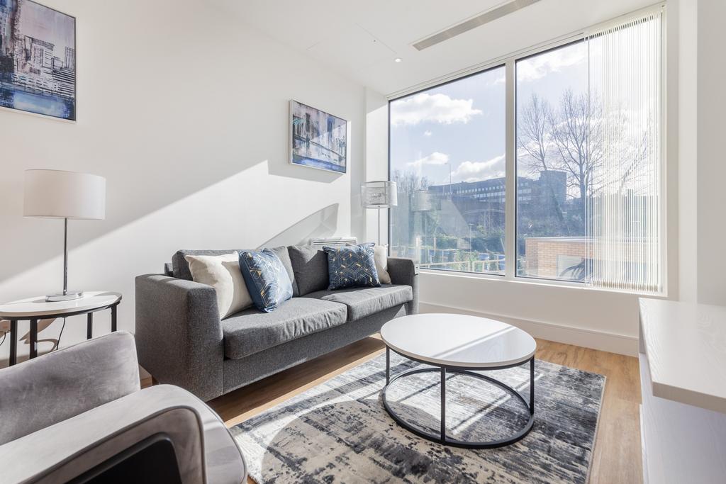 West Gate, London W5 1 bed apartment - £1,700 pcm (£392 pw)