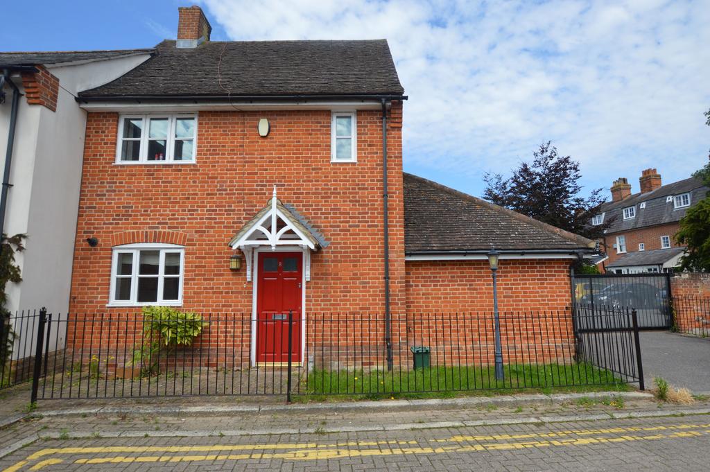 Scotfield Mews, Witham 2 bed end of terrace house - £1,250 pcm (£288 pw)