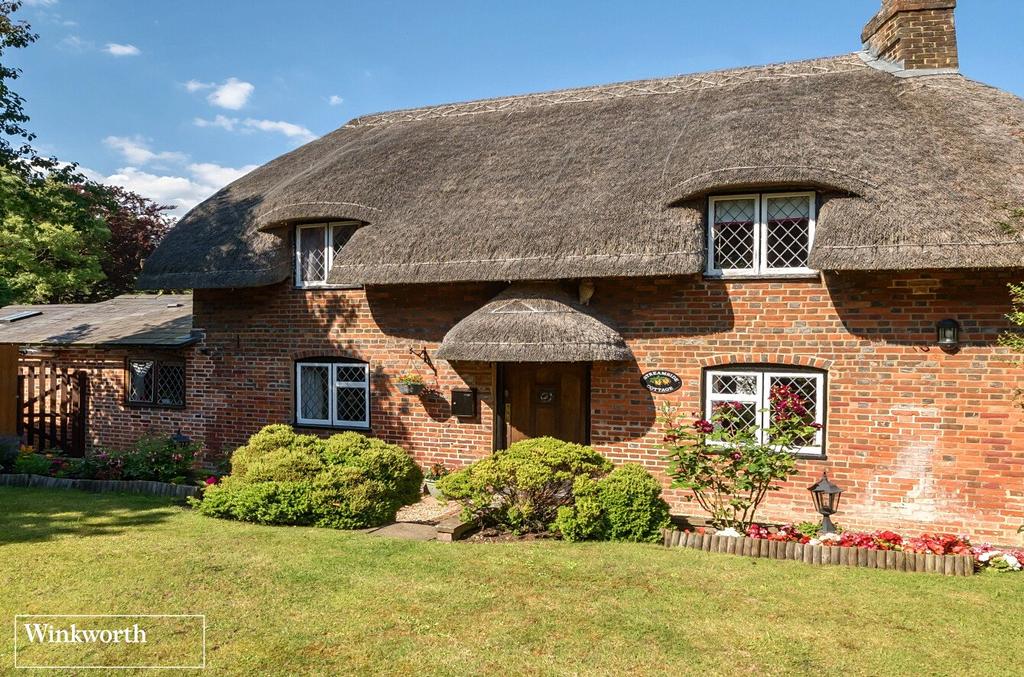 The Street, Old Basing, Basingstoke... 2 bed detached house - £575,000