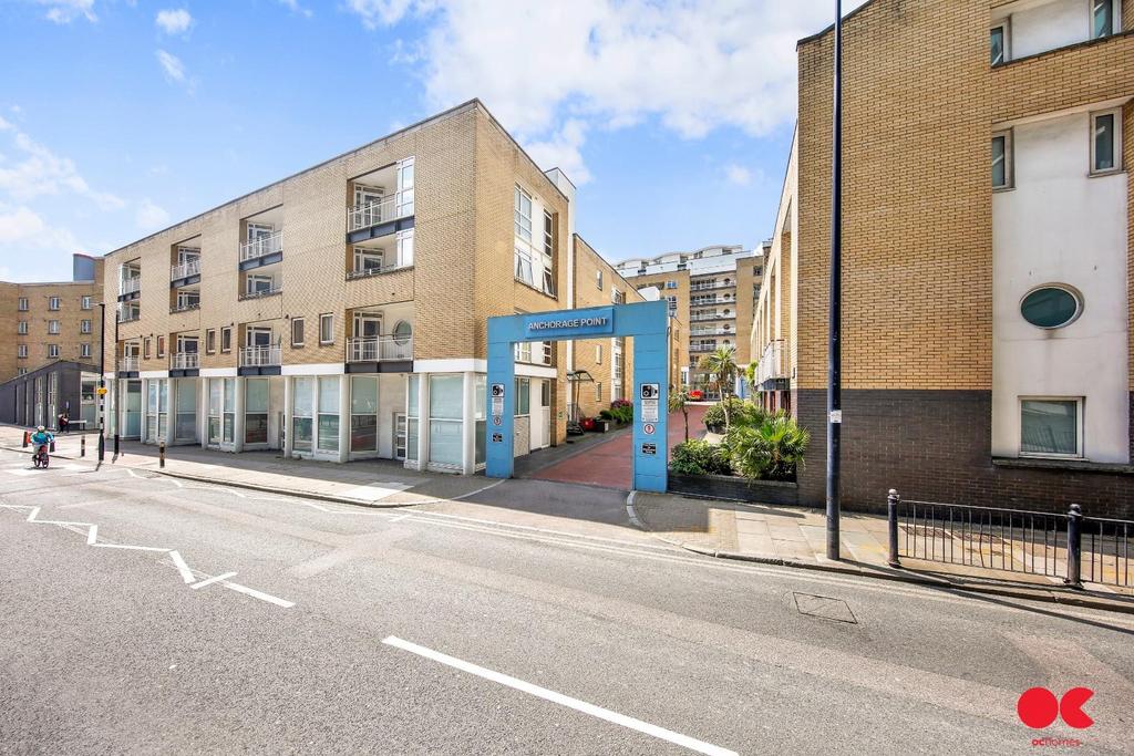 Cuba Street, London E14 2 bed flat - £2,500 pcm (£577 pw)