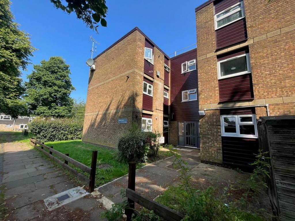 Jardine Court, Jessop Road, Stevenage 1 bed flat - £160,000