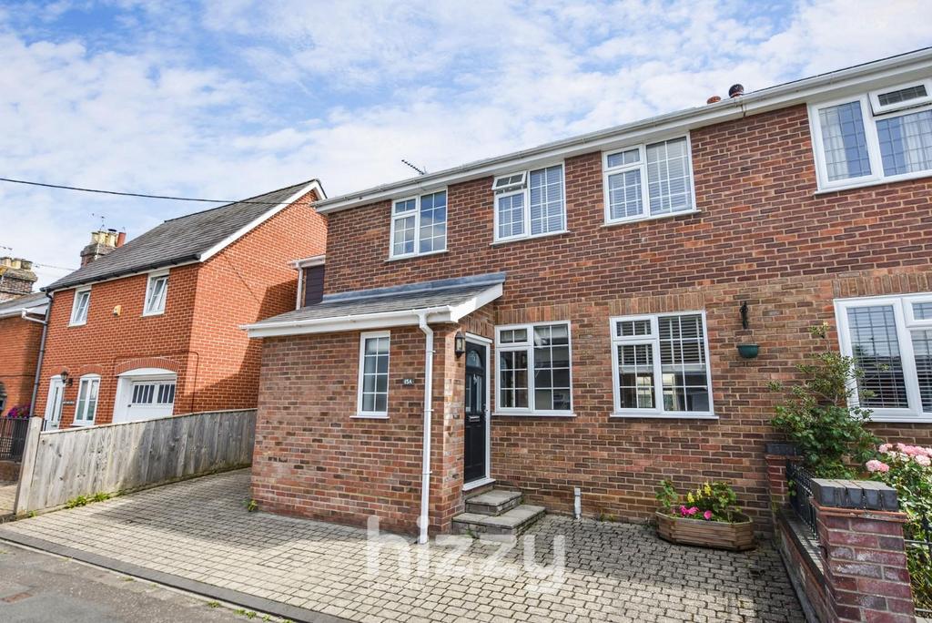 New Cut, Hadleigh IP7 4 bed semi-detached house - £365,000