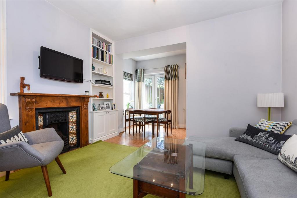 Fawe Park Road, Putney SW15 2 bed flat - £2,495 pcm (£576 pw)