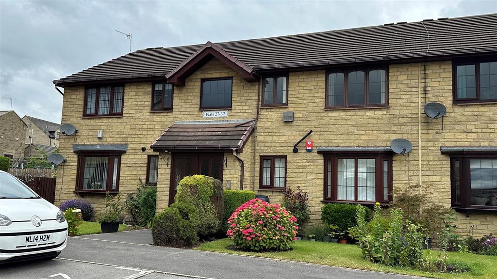 Tay Court, Eccleshill 2 bed apartment - £750 pcm (£173 pw)