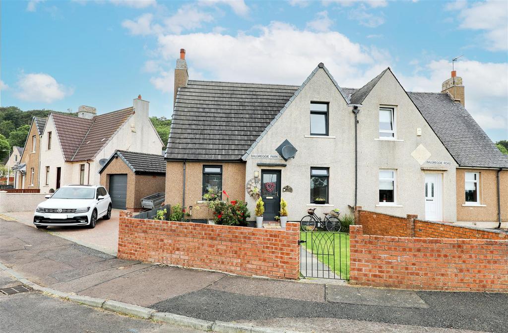 Balgreggie Park, Cardenden 3 bed semi-detached house - £129,995