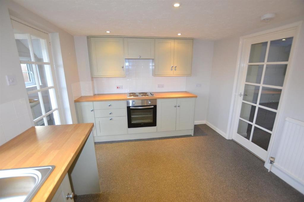 Matlaske, Norfolk 4 bed semi-detached house - £950 pcm (£219 pw)