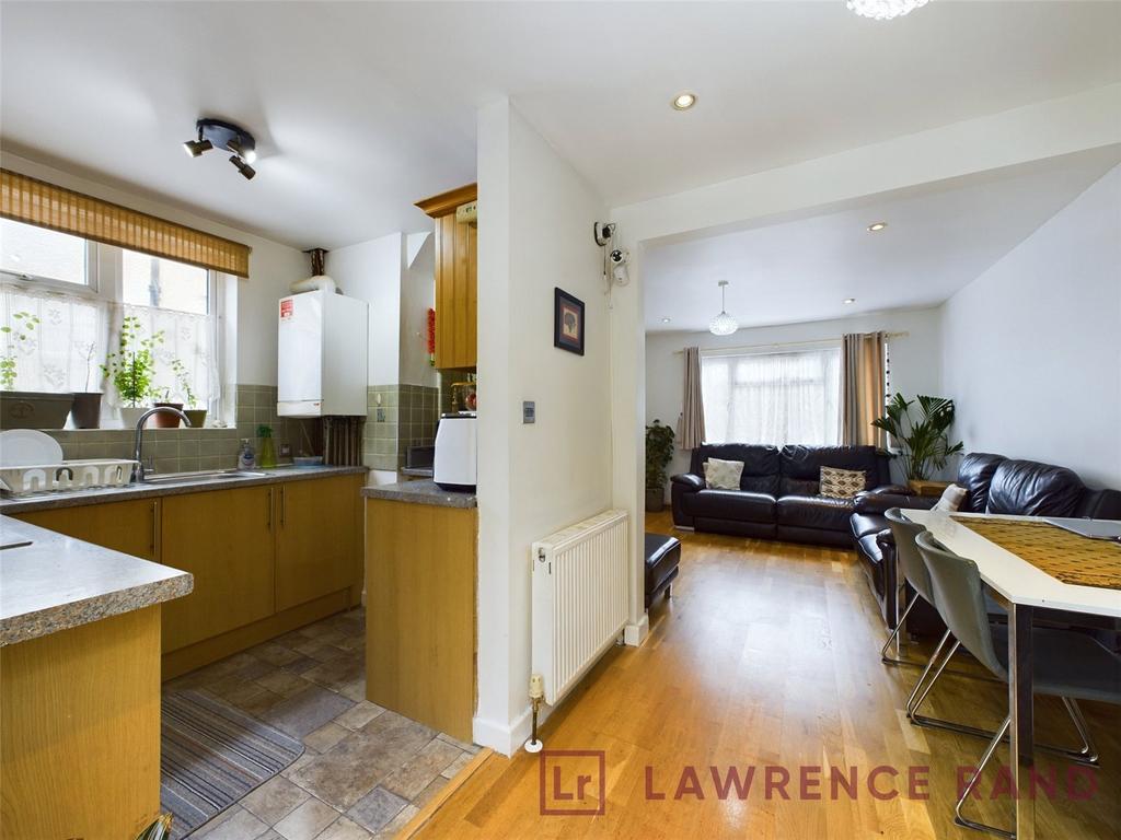 Parkfield Crescent, Ruislip, HA4 2 bed semi-detached house - £1,995 pcm ...