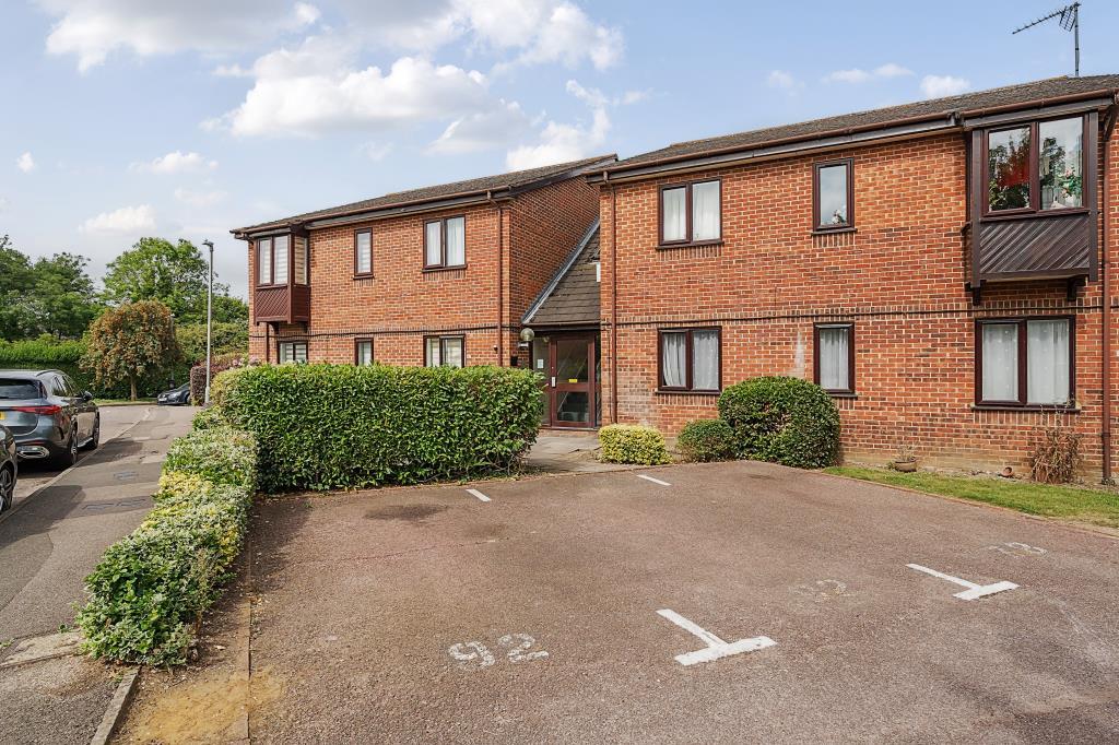 Aylesbury, Poets Chase, HP21 2 bed apartment - £1,200 pcm (£277 pw)