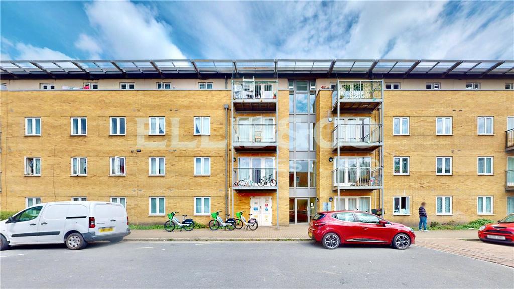 Tristan Court, King George Crescent... 2 bed apartment - £1,875 pcm (£ ...