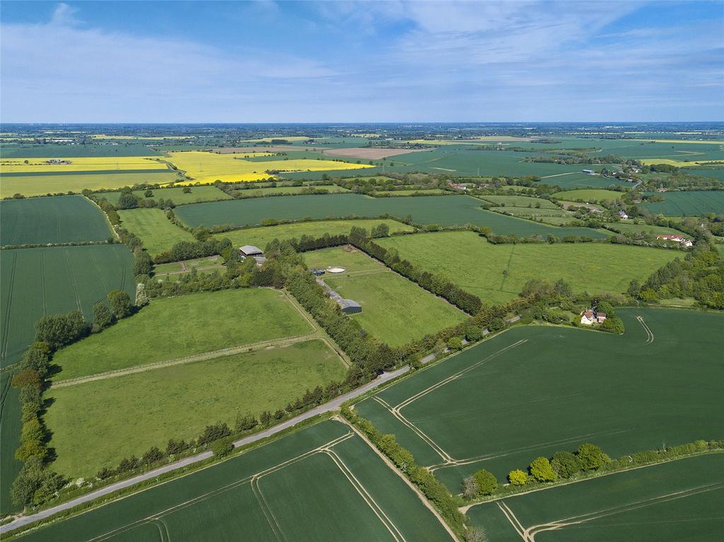 Linstead, Halesworth, Suffolk, IP19 5 bed equestrian property - £1,750,000