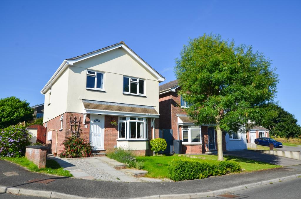 Mayfield Close, Bodmin, Cornwall, PL31 3 bed detached house - £295,000