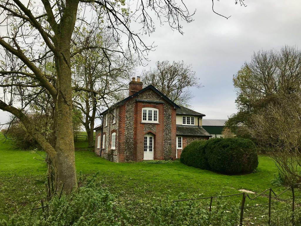 Chadacre, Bury St Edmunds IP29 3 bed detached house to rent - £1,800 ...