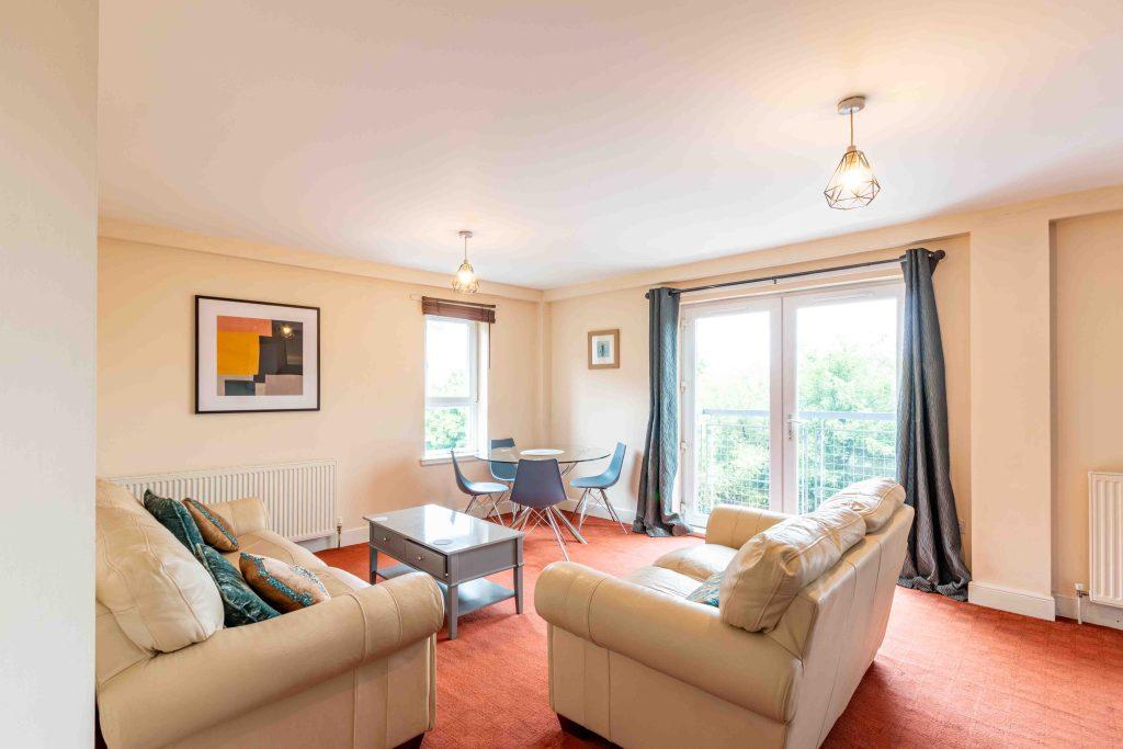 0102L – Lindsay Road, Edinburgh, EH6 4EP 3 bed flat - £1,895 pcm (£437 pw)