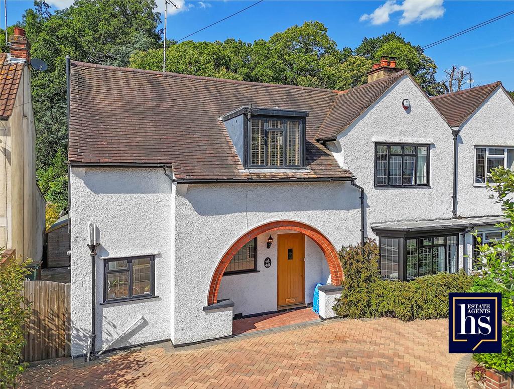 Mount Crescent, Brentwood CM14 4 bed semi-detached house for sale - £ ...
