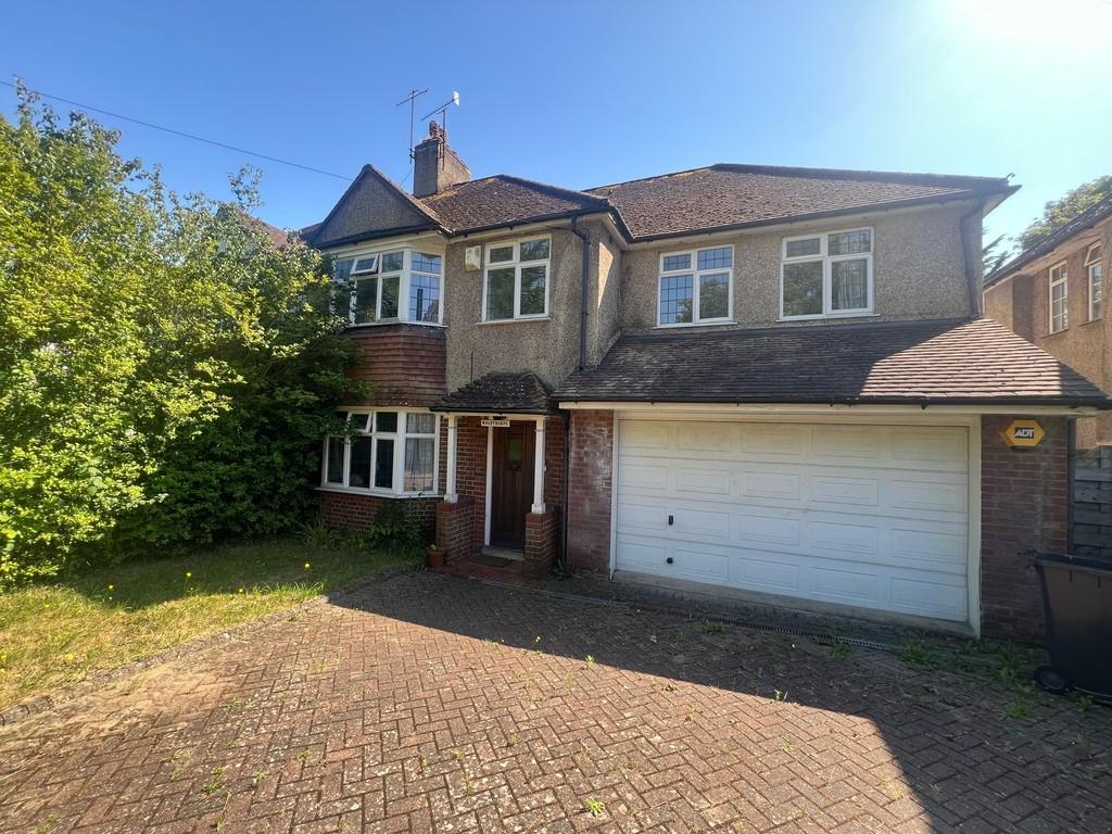 Gravel Hill, Croydon 5 bed detached house - £2,950 pcm (£681 pw)