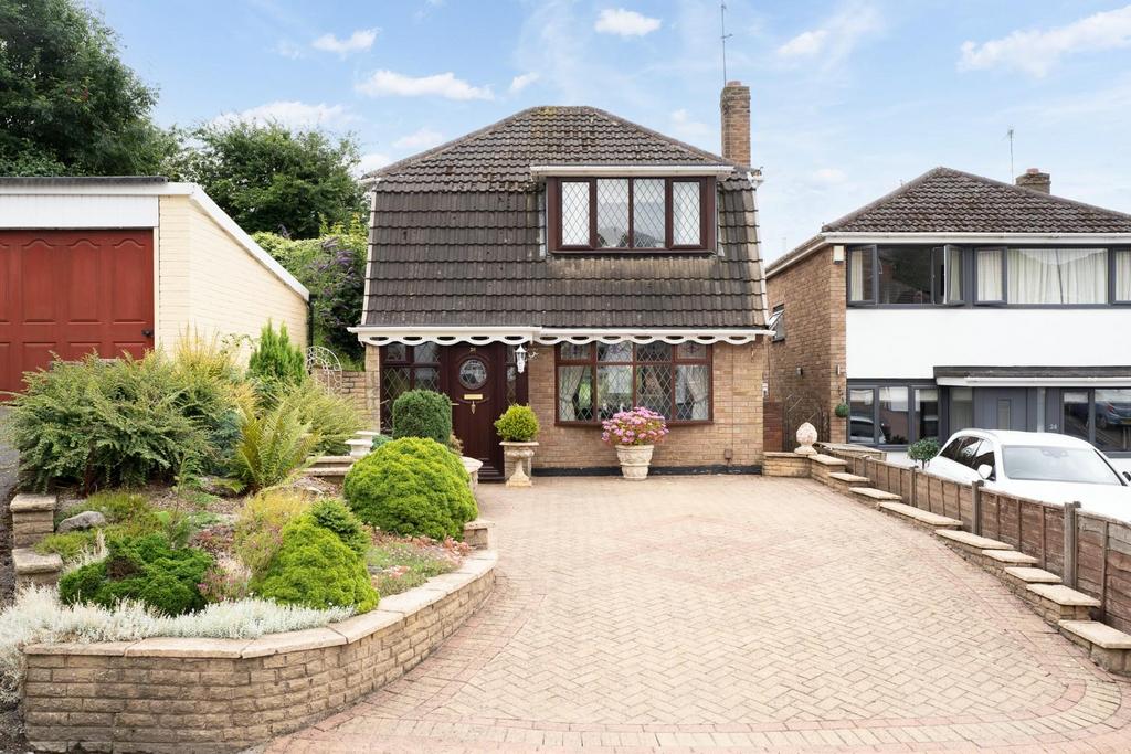 Vanborough Walk, Dudley 3 bed detached house - £230,000