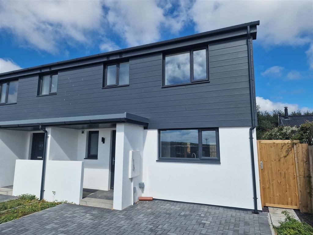 Trevemper, Newquay TR8 3 bed semi-detached house - £320,000