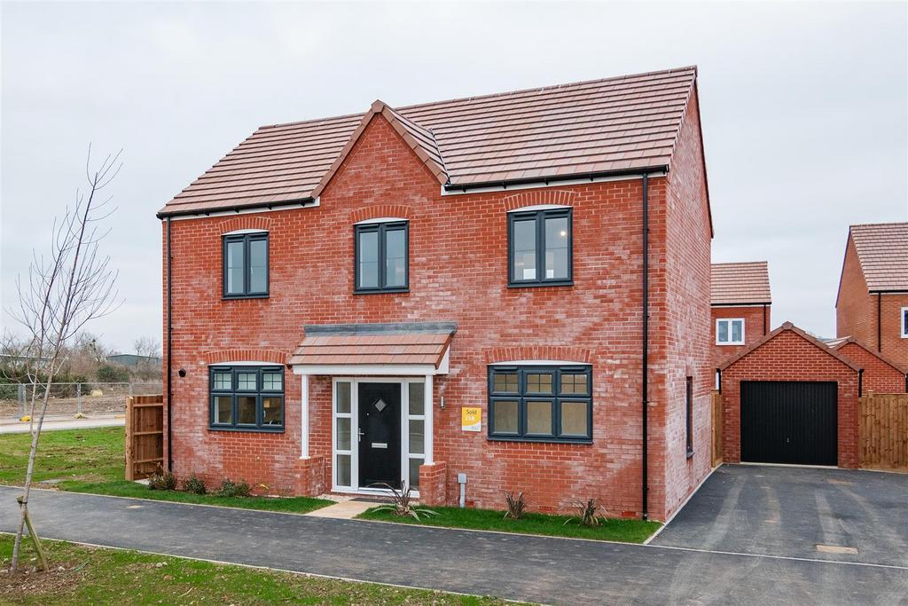 Hunts Grove, Hardwick, Gloucester GL2 4 bed detached house - £1,895 pcm ...