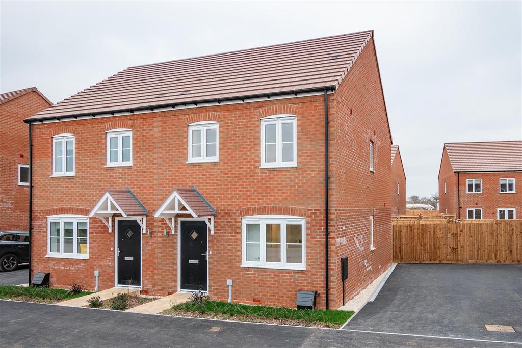 Hunts Grove, Hardwick, Gloucester, GL2 3 bed semi-detached house - £ ...