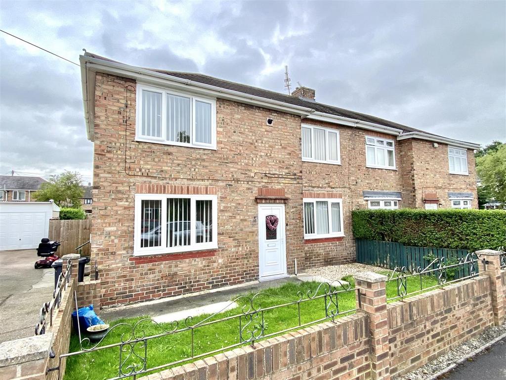 Kepier Crescent, Gilesgate, Durham 3 bed semi-detached house - £180,000