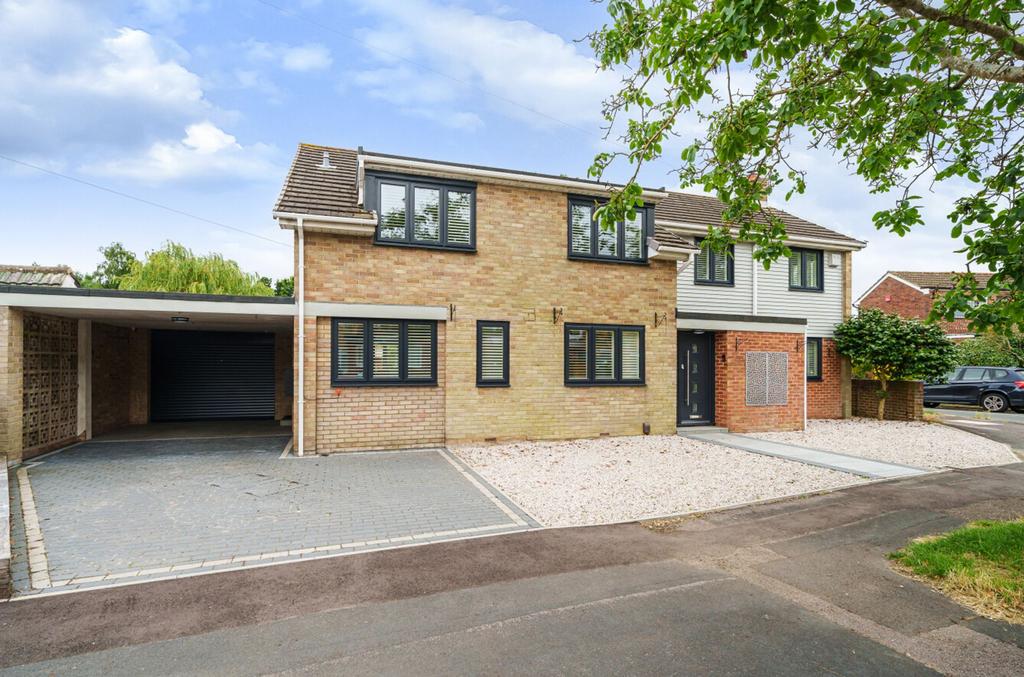 Christopher Way, Emsworth, PO10 5 bed detached house - £950,000