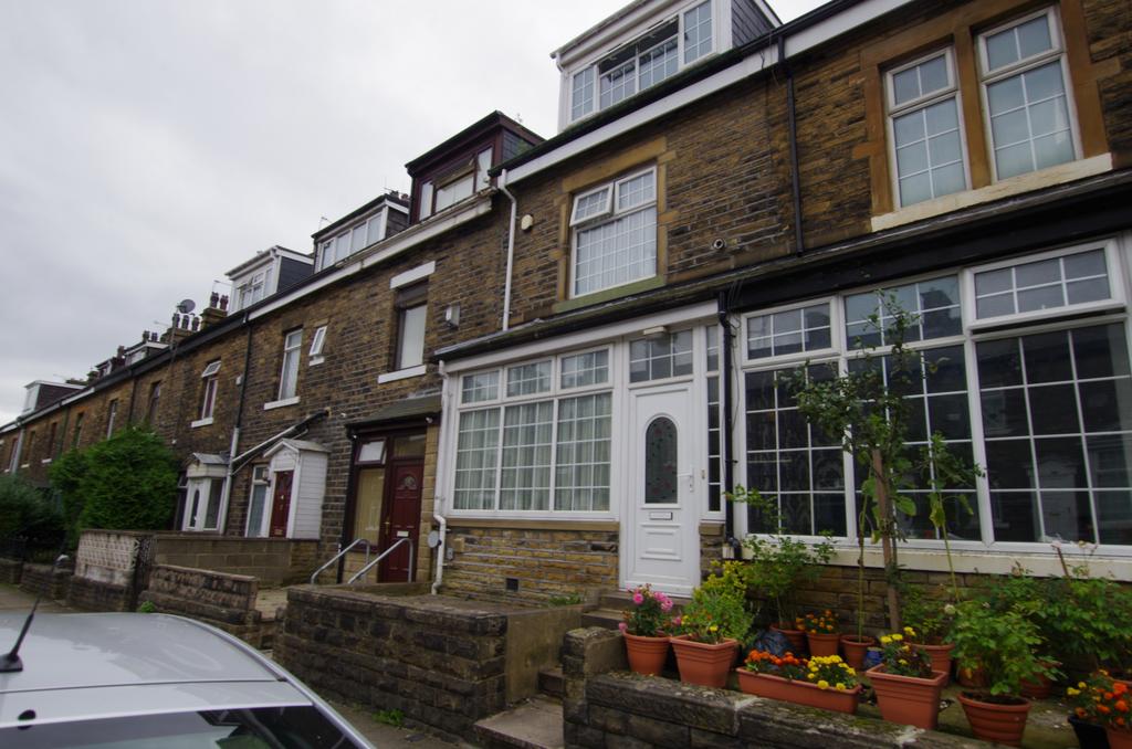 Fairfield Terrace, BD9 5AY 4 bed terraced house for sale - £178,000