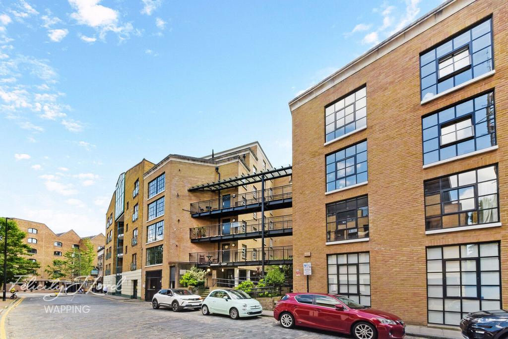 Merchant Court, Wapping Wall, London... 2 bed flat for sale - £750,000